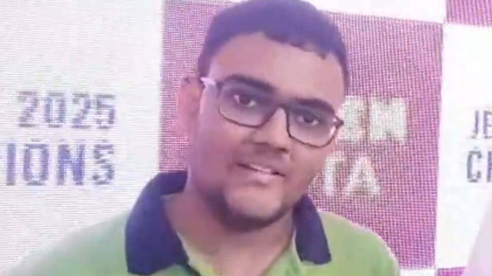 Meet Rajit Gupta, JEE Advanced 2025 Topper Who Secured AIR 1 With 332 ...