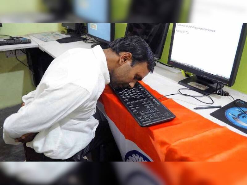 Meet 44-Year-Old ‘Typing Man’ Of India Who Broke Guinness Record For ...