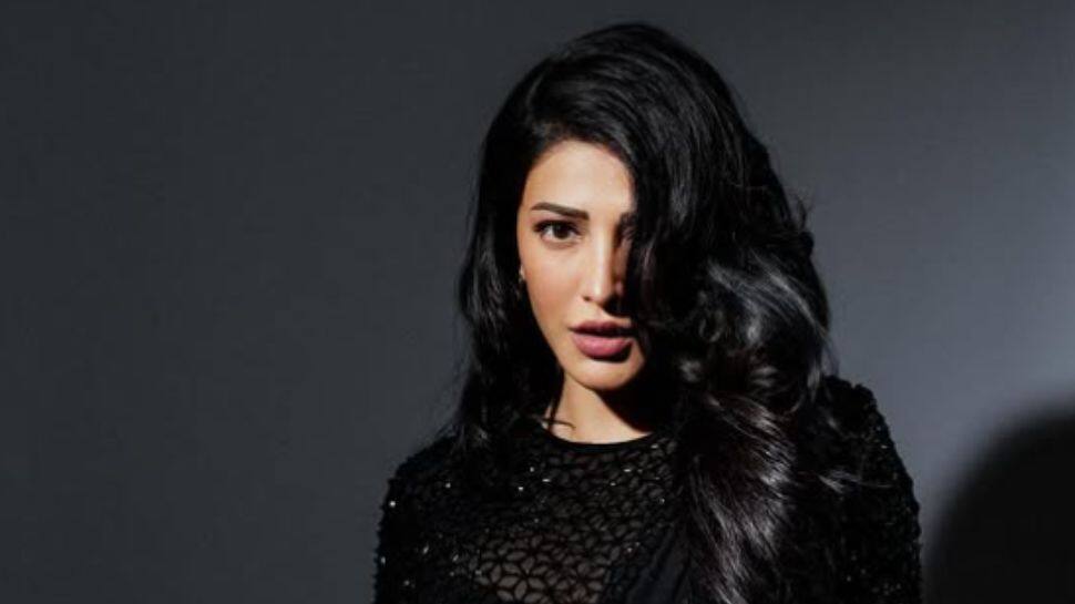 Shruti Haasan Finds Her Missing Cat After Months | People News | Zee News