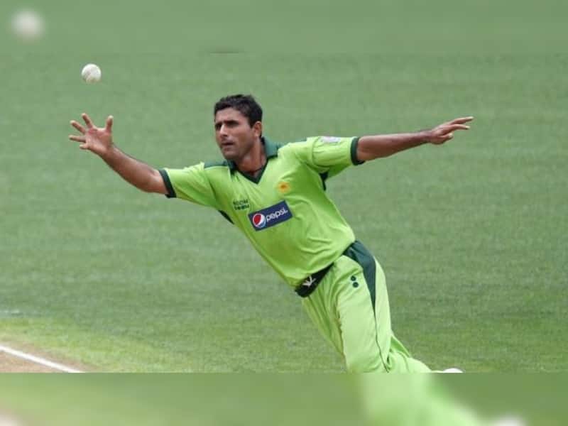Abdul Razzaq Marries Aunt’s Daughter 10 Years Younger – Fulfills Mother ...