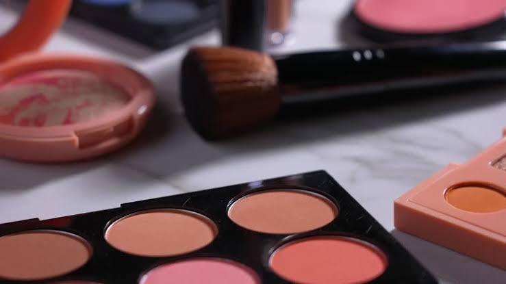 Powder vs Cream Blush: What to Choose | Personal-care News | Zee News