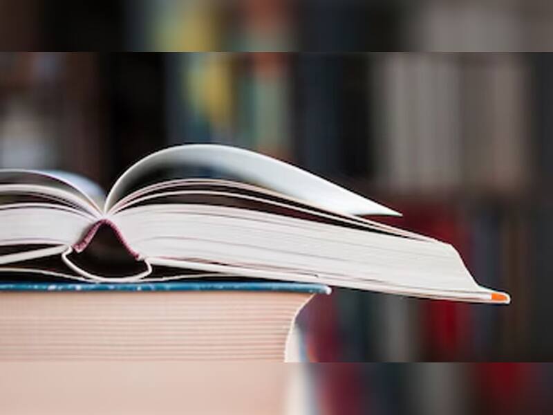 10 Stock Market Books That Give Vital Lessons In Financial Literacy ...