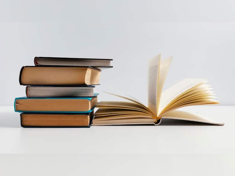 10 Stock Market Books That Give Vital Lessons In Financial Literacy ...