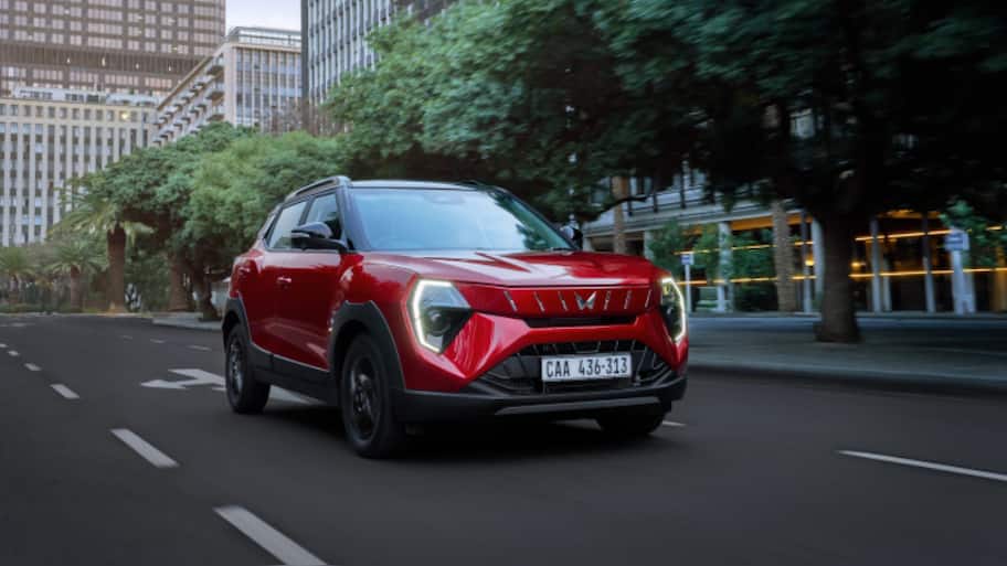 New Mahindra XUV 3XO RevX Launched At Just Rs...; Sunroof, Keyless ...
