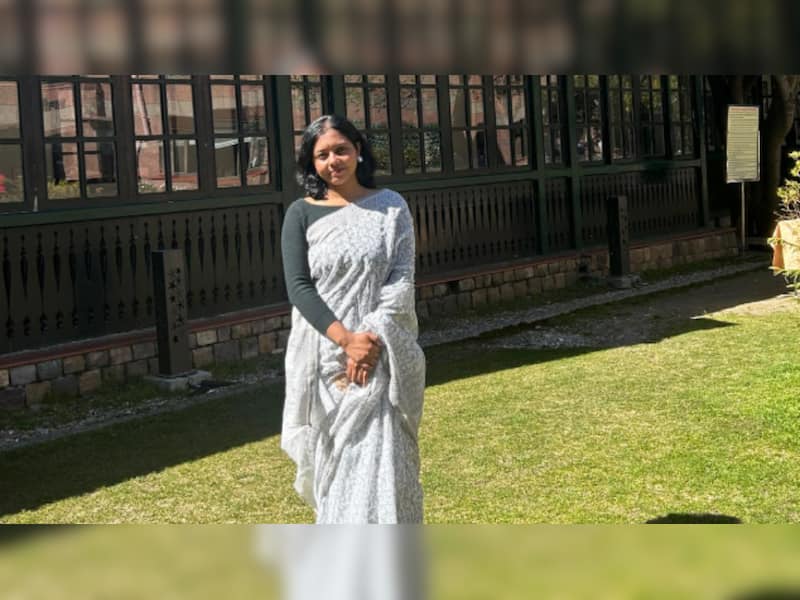 Meet Arpit Sagar: Fearless IAS Officer Known For Bold Actions....Hails ...