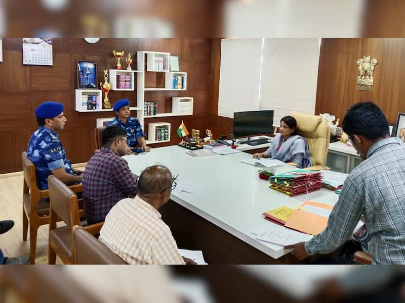 Meet Arpit Sagar: Fearless IAS Officer Known For Bold Actions....Hails ...