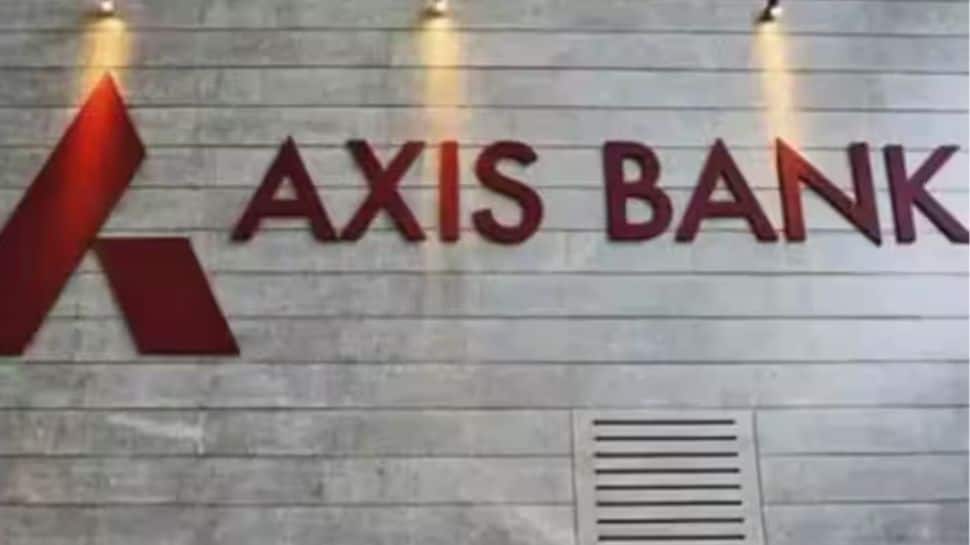 Axis Bank Reports 4% YoY Decline In Net Profit In Q1, NII Marginally Up | Economy News | Zee News