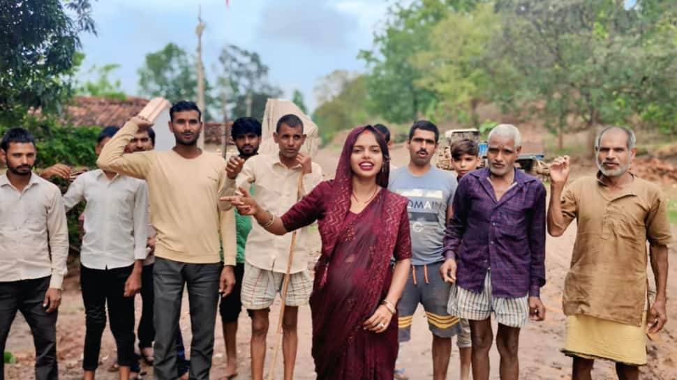 Meet Leela Sahu, MP Village YouTuber Who Turned Headache For BJP, Finally Gets A Road For ...