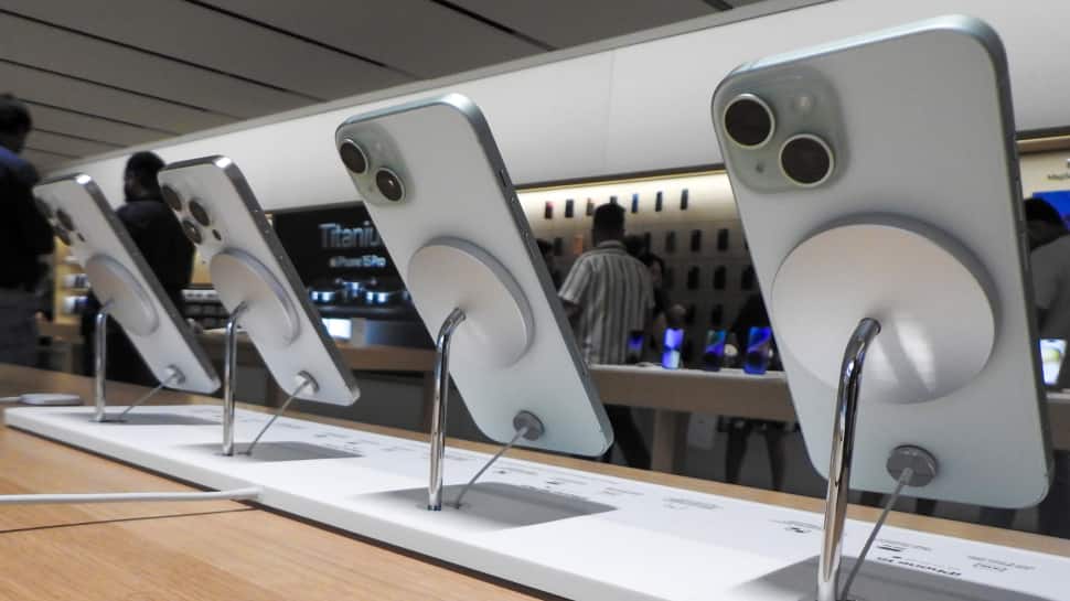 Mobile Production Surges By 146% To Rs 5.25 Lakh Crore In 4 Fiscals ...