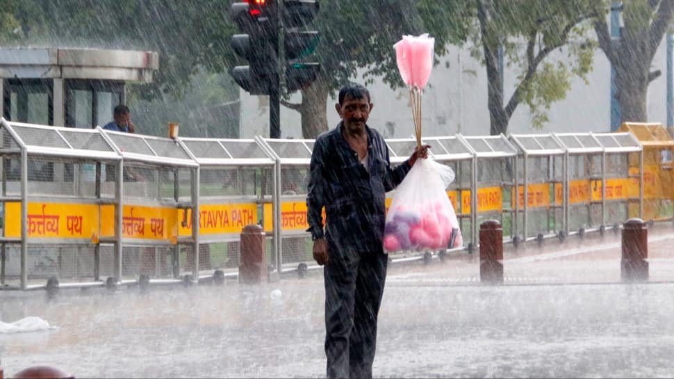 Delhi-NCR Reels Under Heavy Rain: Waterlogging, Traffic Snarls Worsen As IMD Issues Orange Alert ...