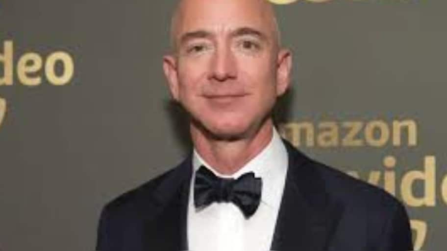 Jeff Bezos Offloads Share Worth $1.5 Billion In Amazon After Marriage ...