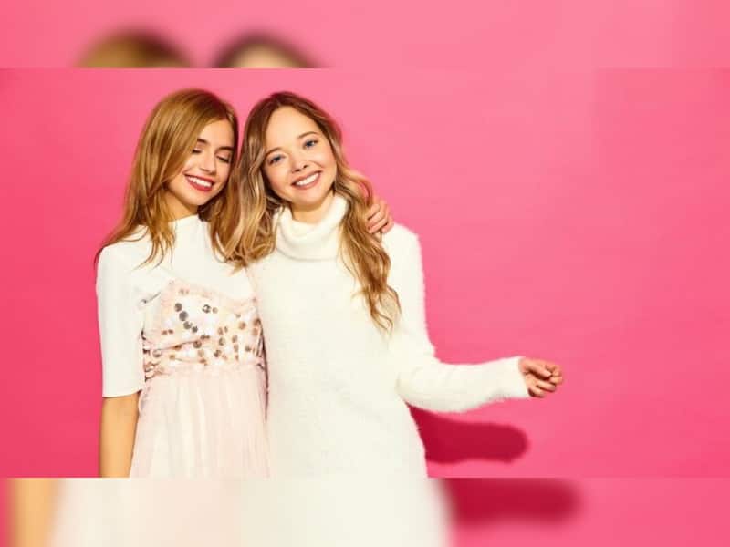 From Candid Laughter To Iconic Twinning: 8 Friendship Day 2025 Poses ...
