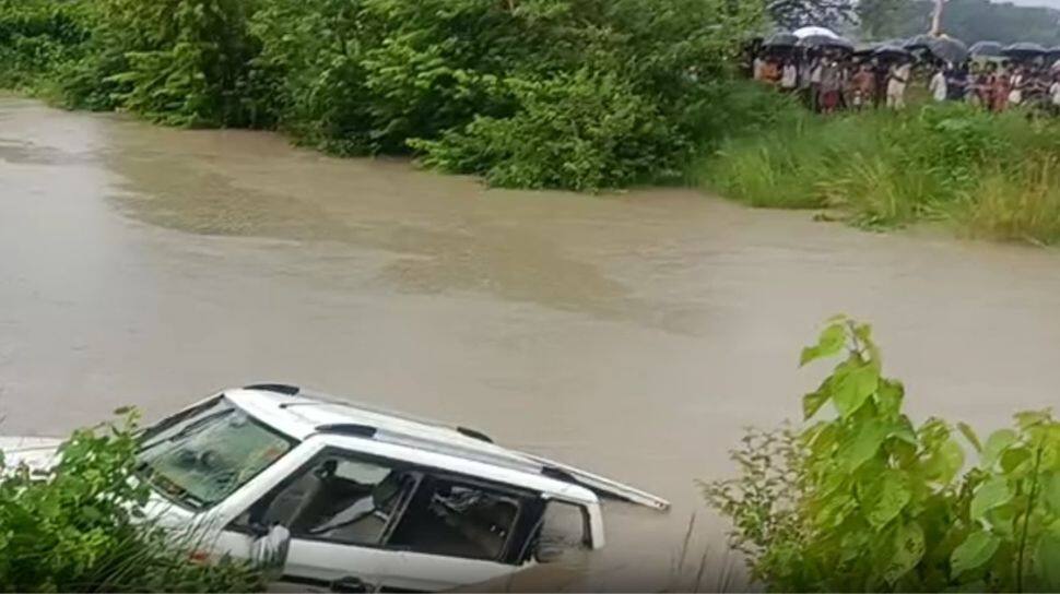 Uttar Pradesh: 11 Dead As Vehicle Falls Into Canal In Gonda, CM Yogi Expresses Grief | India ...