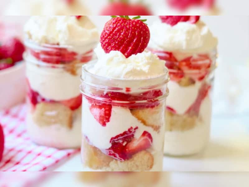 Happy Friendship Day 2025: 10 Irresistible Cakes And Desserts That’ll ...