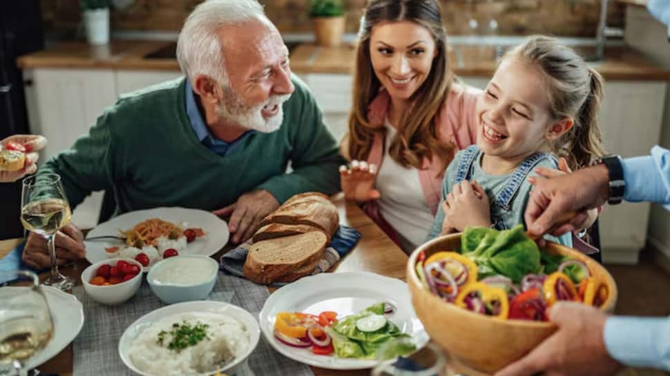 What To Eat First Thing In Morning For Weight Loss? Expert Reveals ...