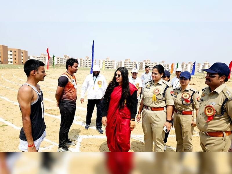 Meet Medha Roopam: Noida DM In Spotlight Over Her Connection With CEC ...