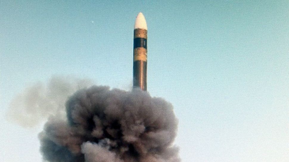 Meet Agni-5 Nuclear-Capable Ballistic Missile: With Range Of 5,000 Km ...