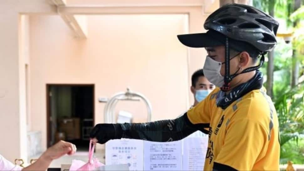 China: Delivery Man Hailed A Hero For Saving Trapped Woman With A Blood ...