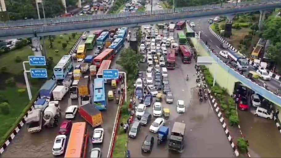 Delhi Rain Update: Waterlogging, Flight Delays, And Traffic Chaos; IMD ...