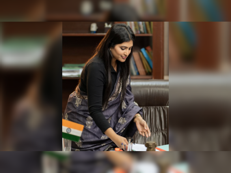 Meet Woman IAS Officer Who Has Huge Social Media Following, Cleared ...