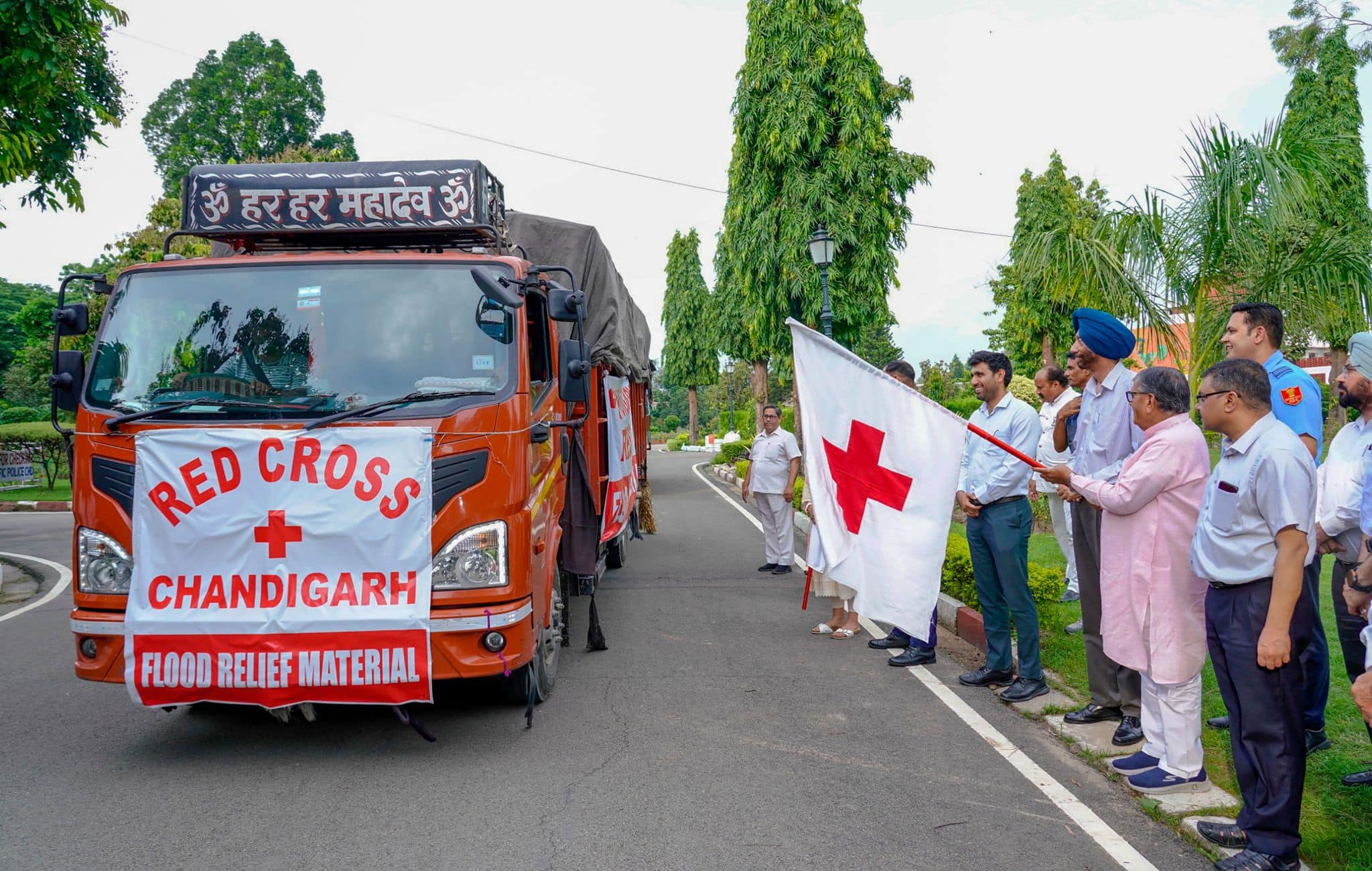 Punjab Steps Up: Governor Sends Flood Relief Trucks To Affected Areas | India News | Zee News