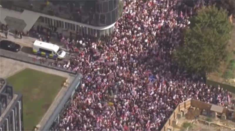 Violence At London Anti-Immigration Rally: 150,000 Protesters Clash ...