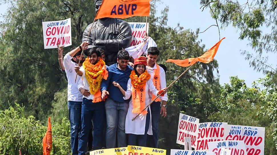 DUSU Elections 2025: Voting Underway Across Delhi University Colleges ...