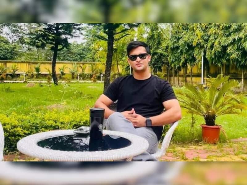 Meet Ansar Shaikh: India’s Youngest IAS, Son Of An Autorickshaw Driver ...