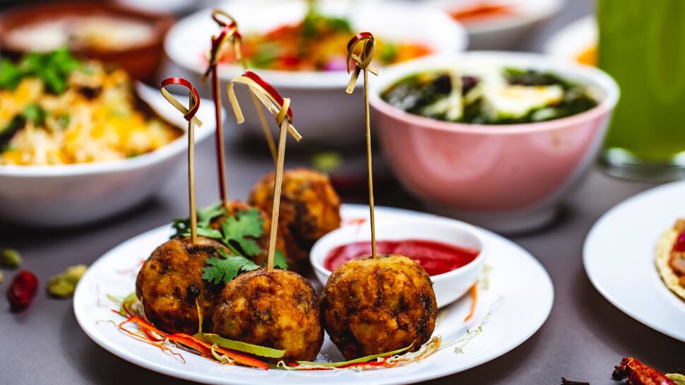 Chicken Heist? Woman Slips Leg Piece Into Purse At Event - Internet ...