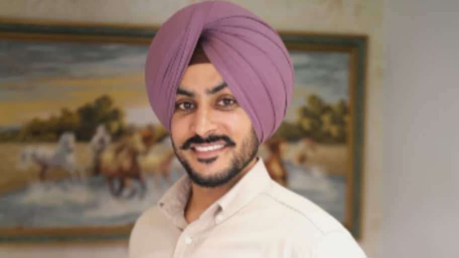 Punjabi Singer Rajvir Jawanda In Critical Condition After Serious Road ...