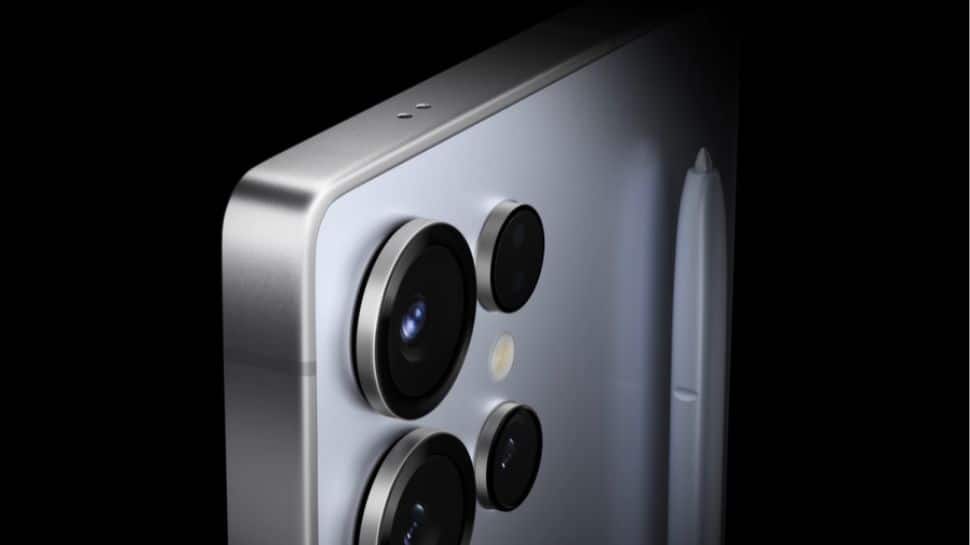 Viral Video: Man Goes To Vijay Sales To Buy Samsung Galaxy S25 Ultra ...