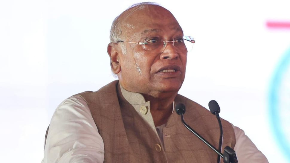 Congress President Mallikarjun Kharge Admitted To Bengaluru Hospital | India News | Zee News