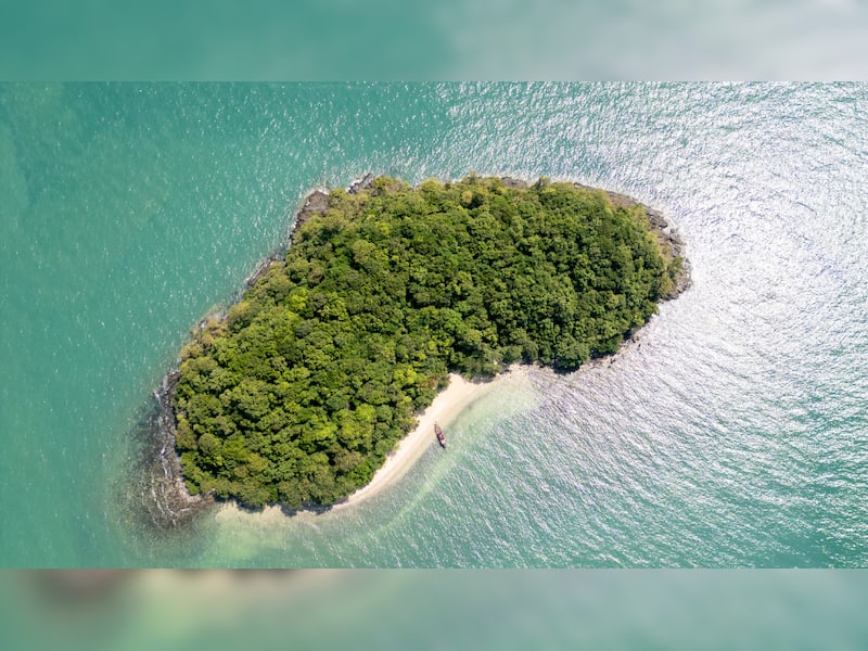 This Island Changes Nation Every 6 Months — France And Spain Share It ...