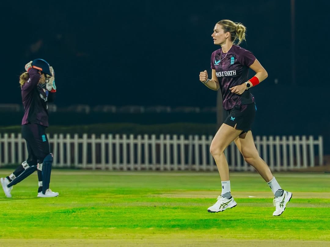 Meet Lauren Bell: Most Stylish Cricketer At ICC Women’s World Cup 2025 ...