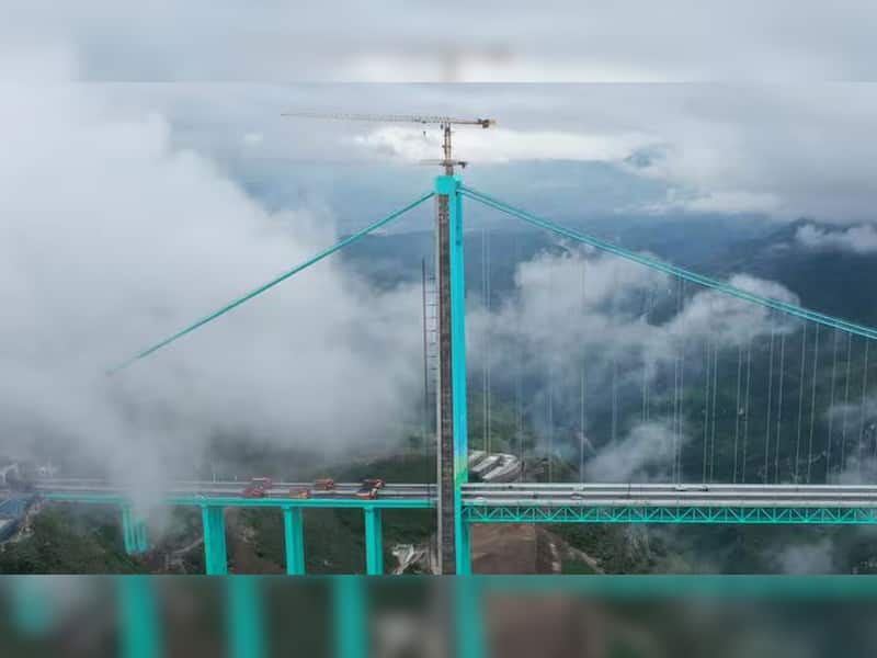 World's Tallest Bridge With Sky-High Cafe: 2,050 Feet Above River ...