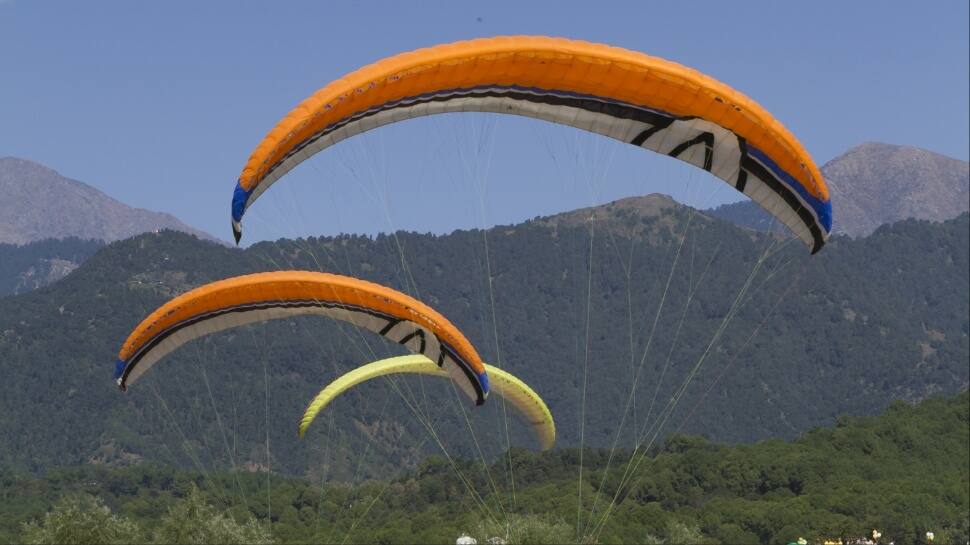 10 World's Most Stunning And Scenic Paragliding Destinations - Three ...
