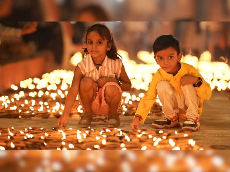 Ayodhya Deepotsav 2025: City Shines With 26.17 Lakh Diyas, Dazzling ...