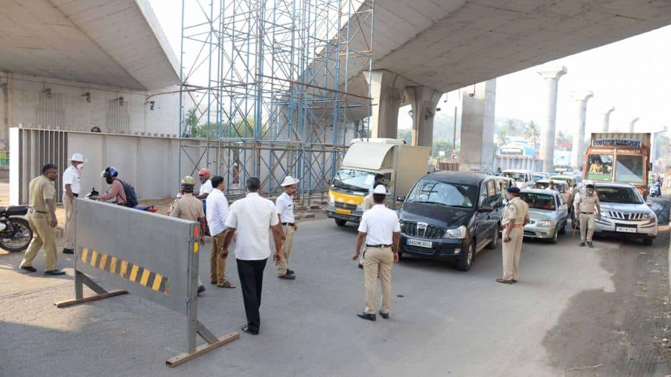 Bengaluru Traffic Cop Slaps Cab Driver In Parking Row, Locals Claim ...