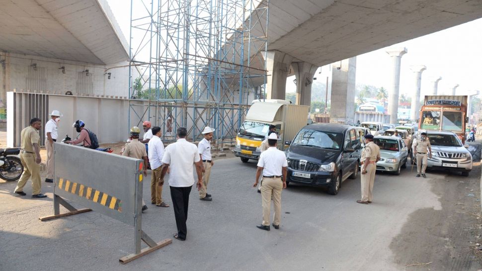 Bengaluru Traffic Cop Slaps Cab Driver In Parking Row, Locals Claim ...