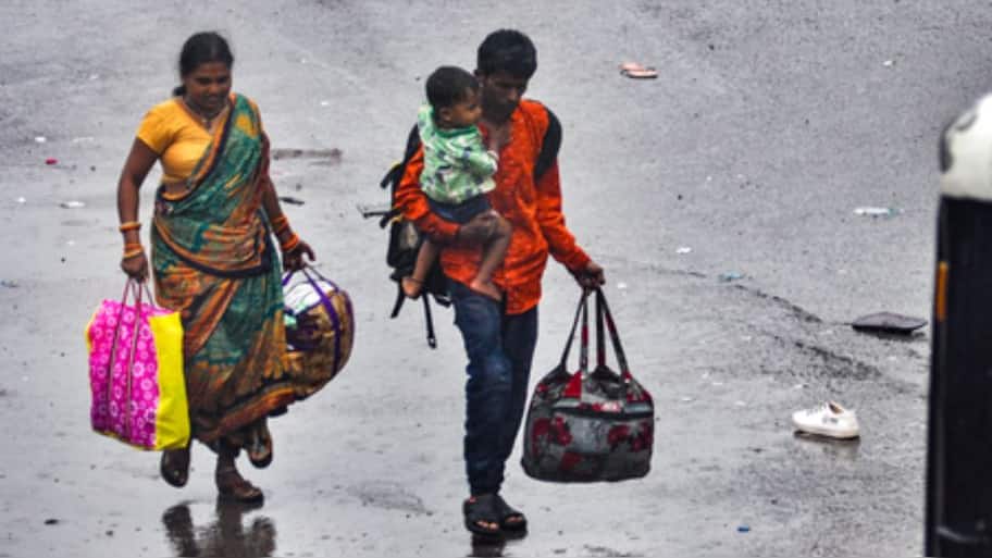 Cyclone Montha Triggers Deluge In Telangana: Districts Flooded, Schools ...