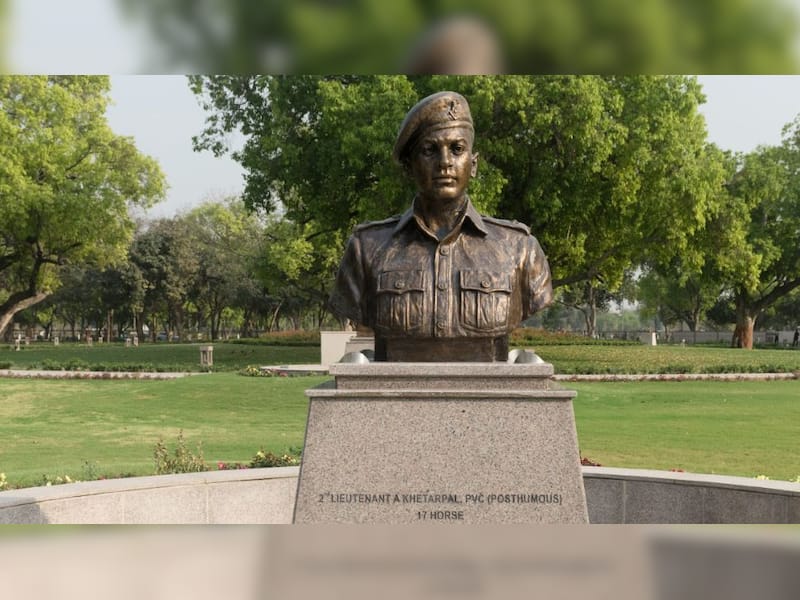 Meet Arun Khetarpal: The 21-Year-Old Indian Army Hero Behind Agastya ...