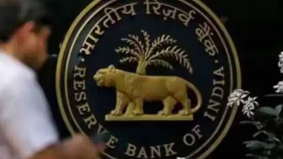 Over Rs 5,800 Crore In Rs 2,000 Notes Yet To Return to Banks: RBI ...