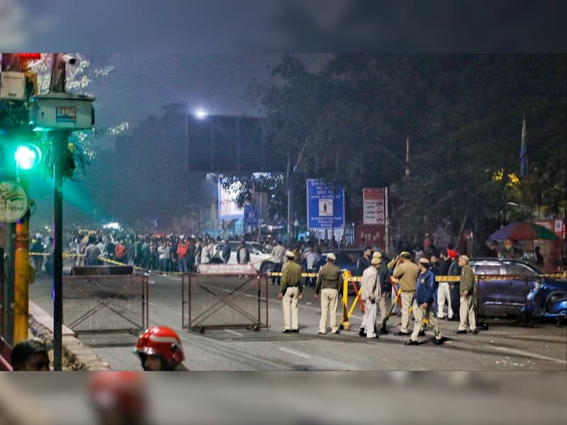 In Pics: Smoke, Sirens And Shock – The Delhi Bomb Blast That Stunned ...