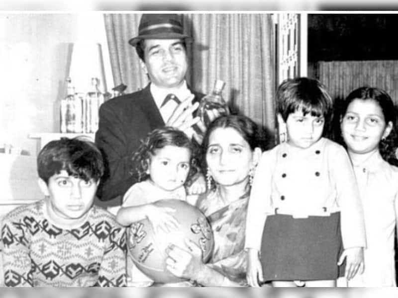 Dharmendra's Filmy Love Story: Life With First Wife Prakash Kaur ...