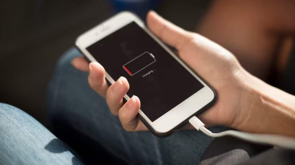 Battery Saving Tips: 5 Smart Settings To Stop Your Phone Battery From ...