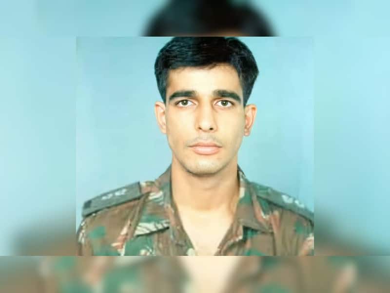 Who Was Major Mohit Sharma? Soldier Who Infiltrated Hizbul Mujahideen In Pakistan, Was ...
