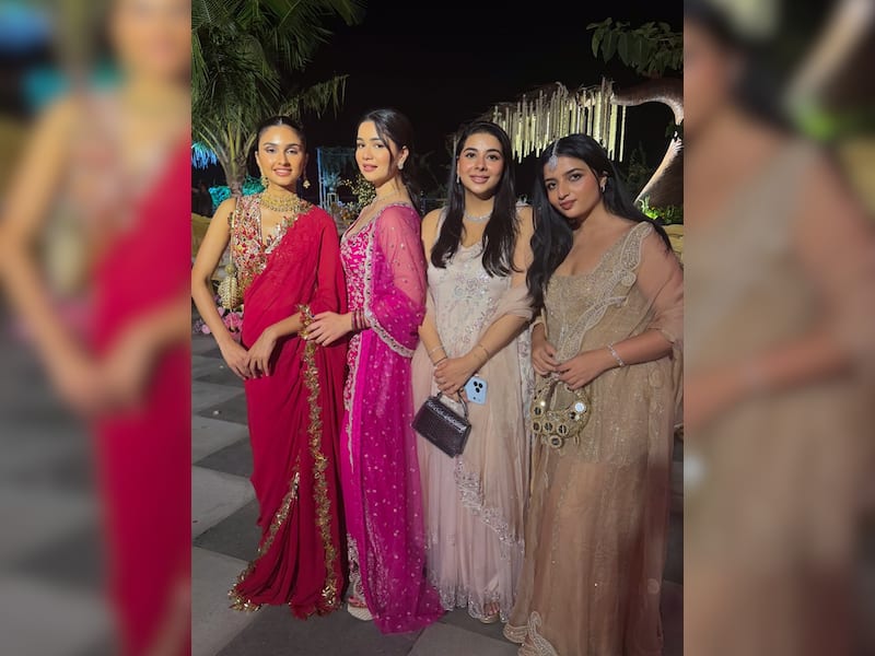 Sara Tendulkar’s Goa Wedding Look Goes Viral: From Backless Suit To ...
