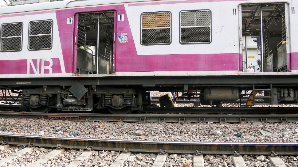 Viral Video: Woman Trapped In Train Washroom As 40 Men Storm Coach; RPF ...