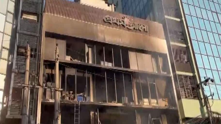 Bangladesh Protest Live Updates 2025: Violence Continues As Mujibur ...