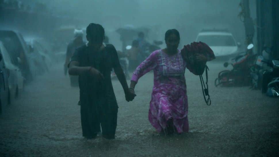Mumbai Weather Update: Rain, Cooler Winds And Fog Mark A Damp Start To ...